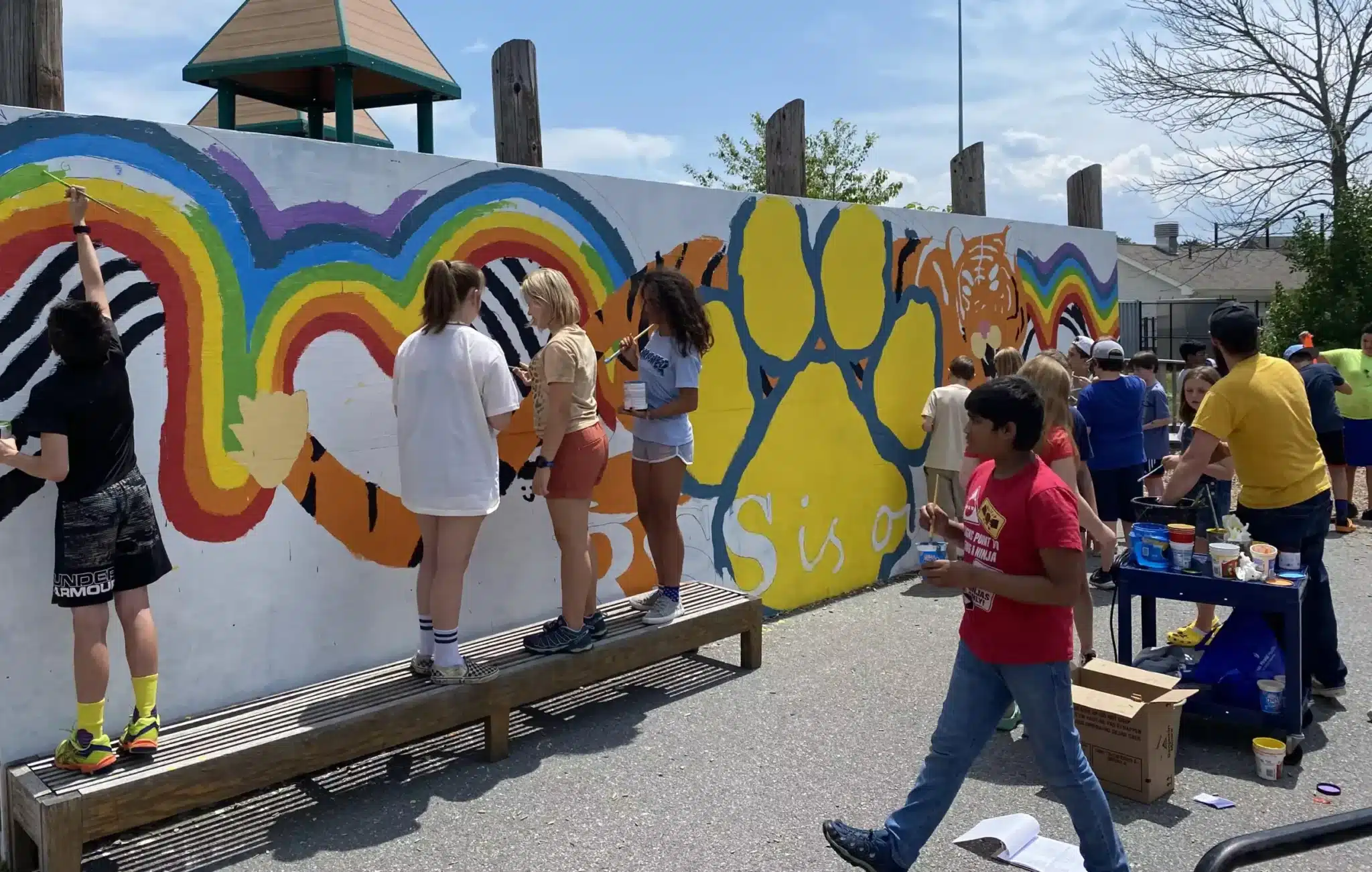 Russell Street School Students Participate in Playground Mural Elective ...